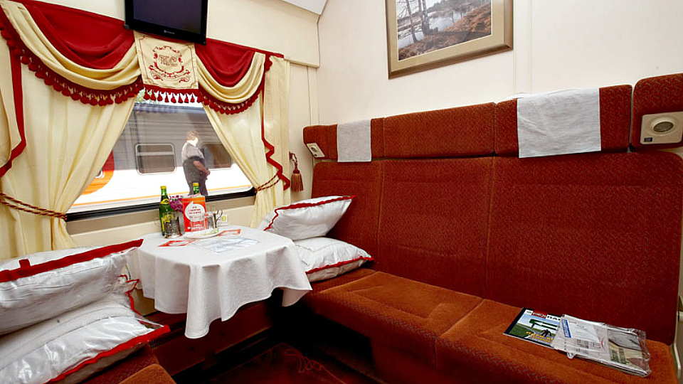 Red Arrow Train - Russian Overnight Train | Timetable & Tickets